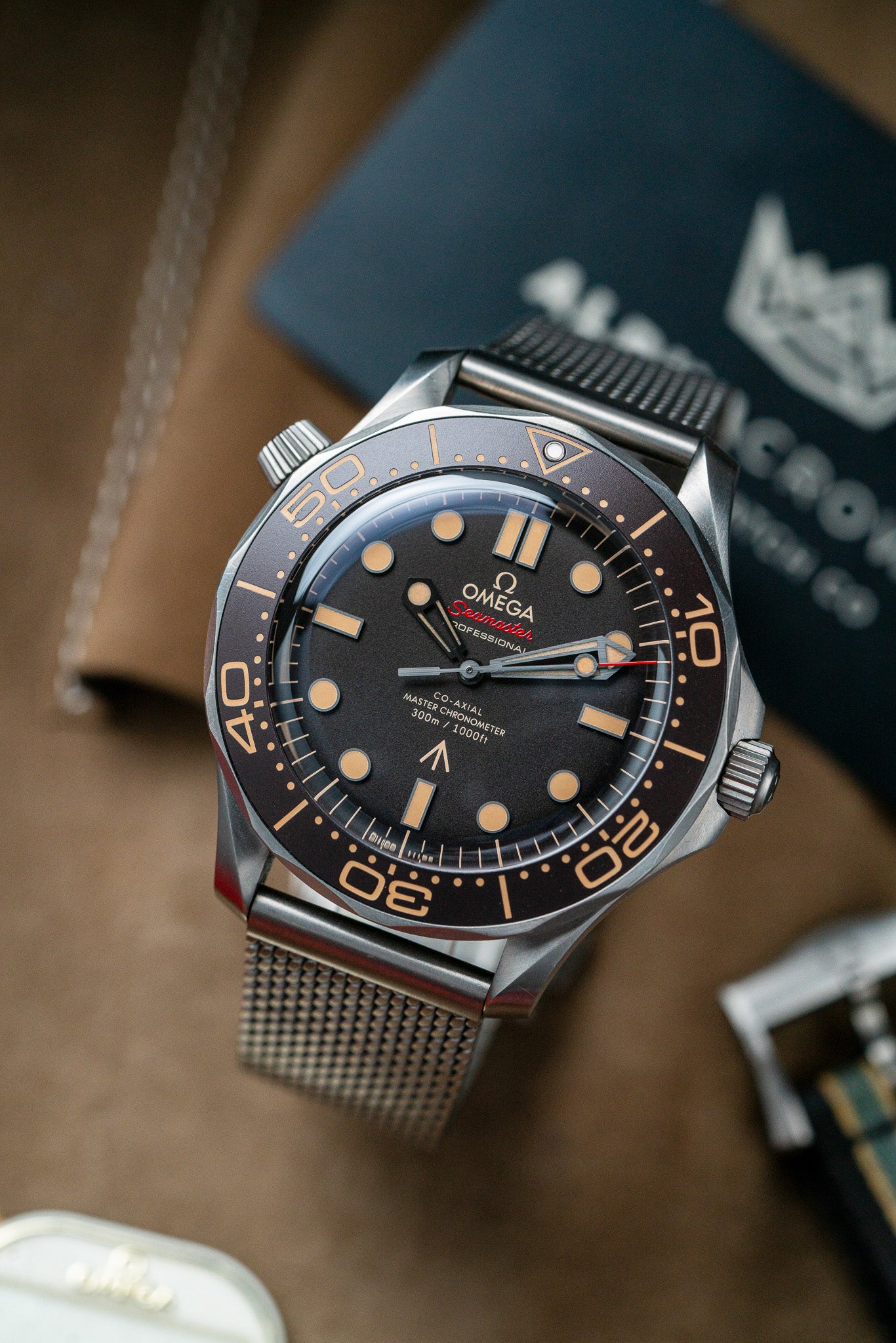 Omega Seamaster Diver 300M 007 – Alpha Crown